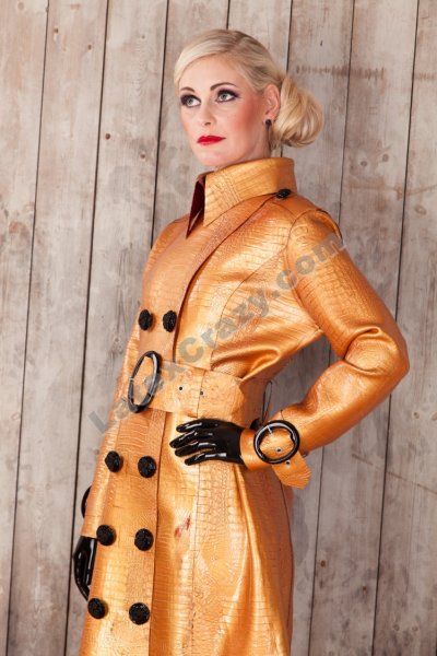 Latexmantel Dasha auf Maß online bestellen